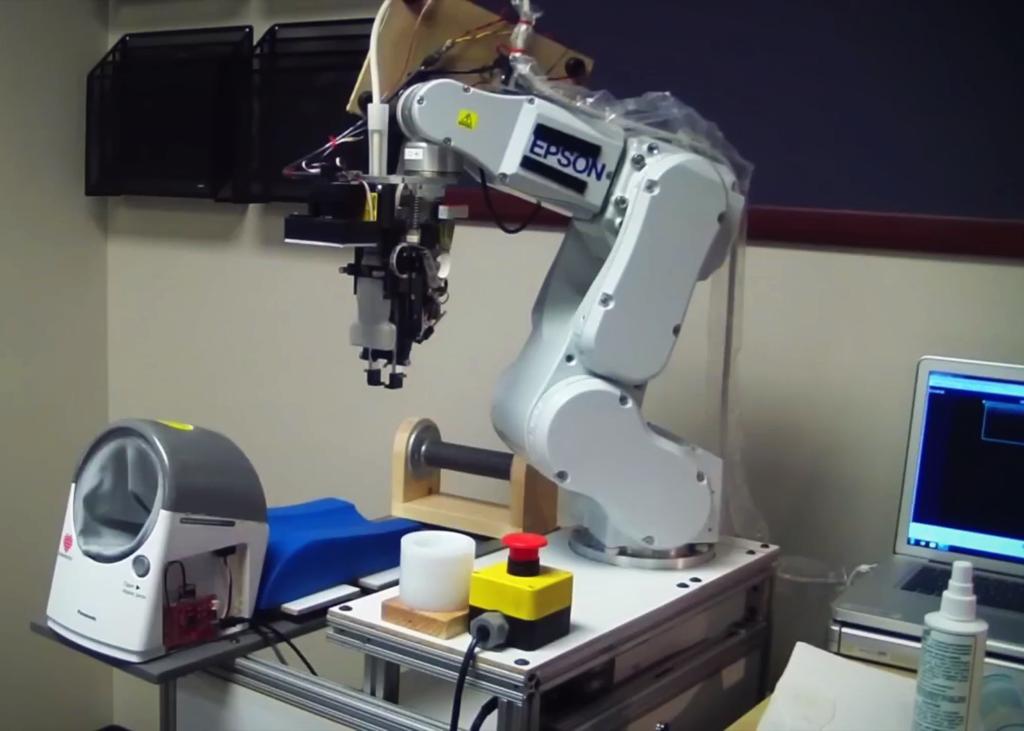 Robot versus asistent medical, Veebot - robotul care recoltează sânge