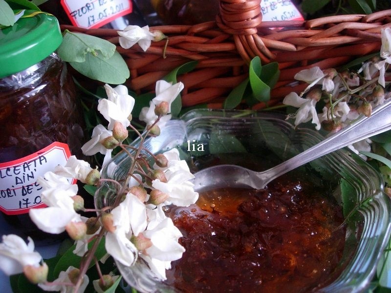 Rețeta Dulceață din flori de salcâm | Dulceturi | Rețete comentate