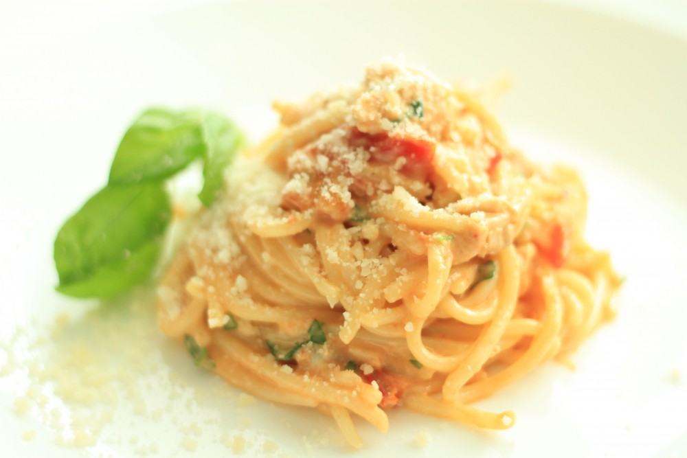 Rețeta Paste cu somon și roșii | Spaghete | Rețete comentate