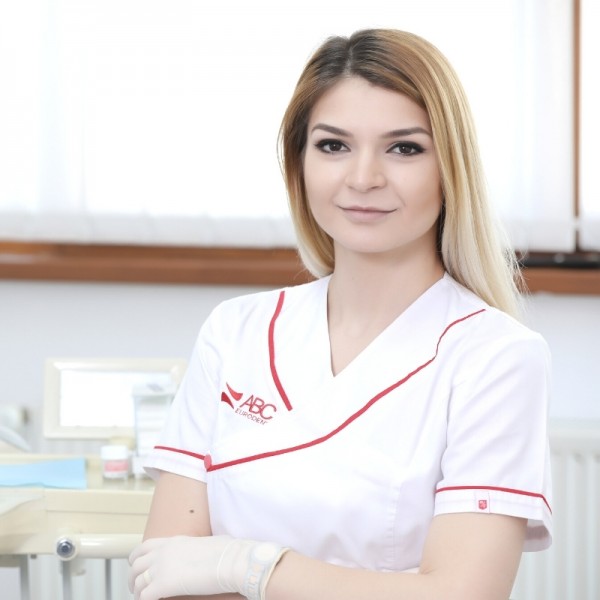 Dr. Roxana Chirila | Medici Stomatologie Bucuresti